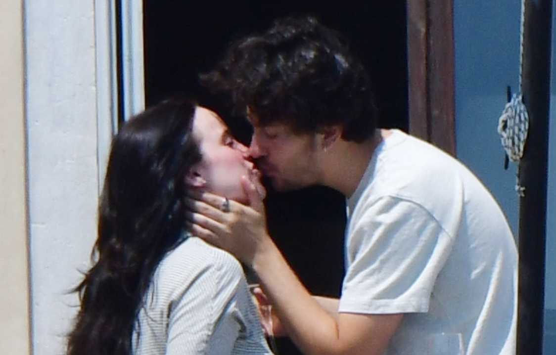 BILLIE EILISH AND NAT WOLFF CONFIRM ROMANCE WITH STEAMY BALCONY KISS: Passion in Venice
